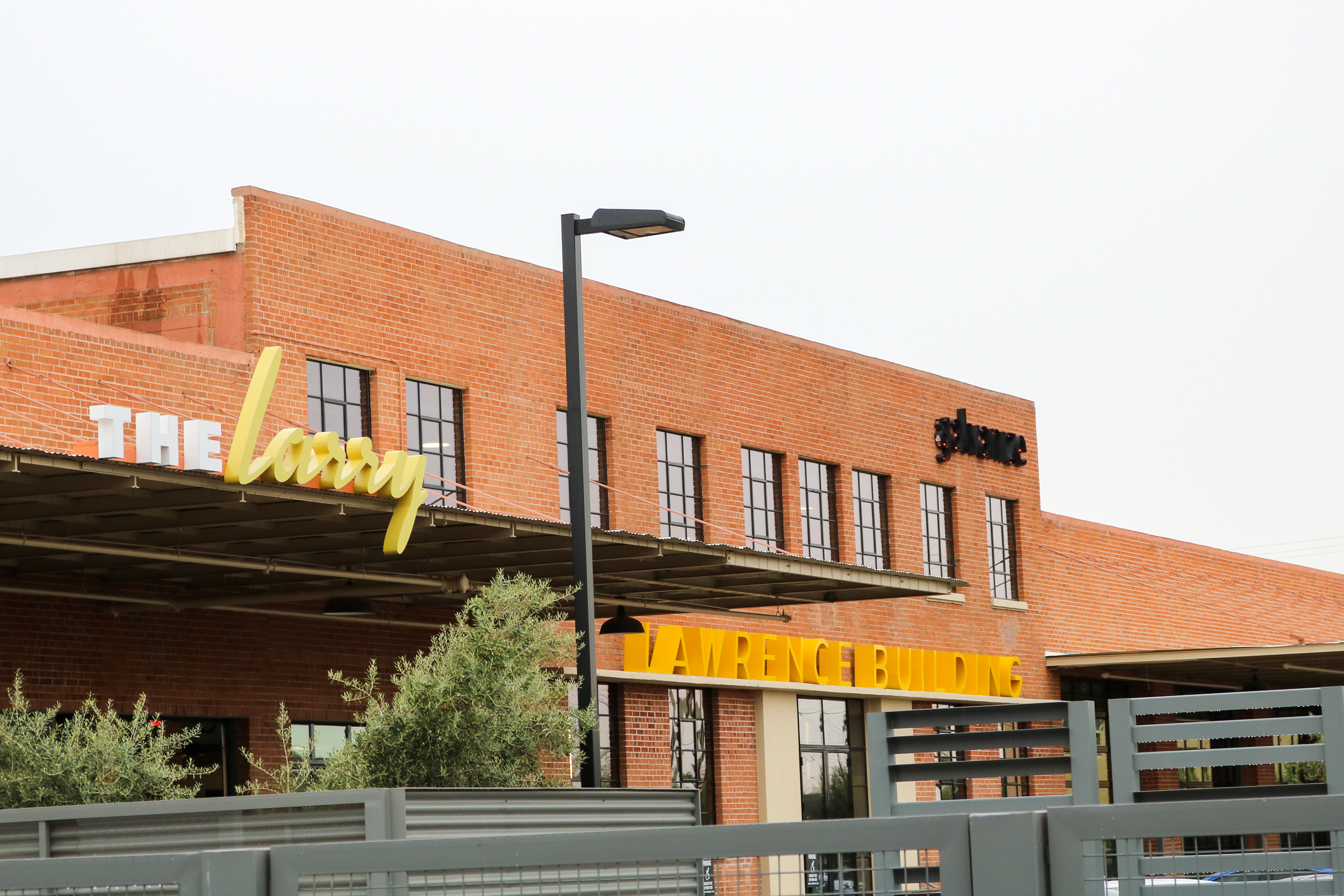 Businesses thriving south of train tracks in Phoenix Warehouse District ...